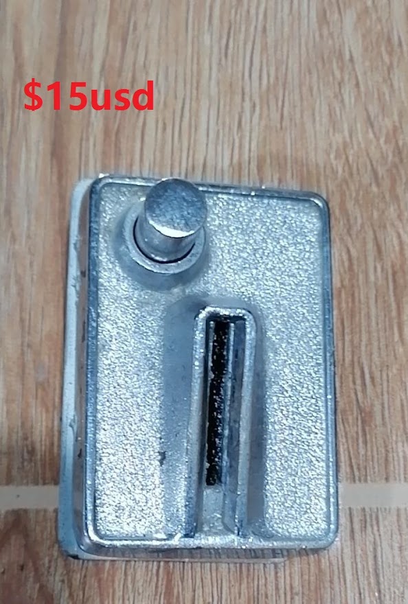 unknown original arcade coin entry,