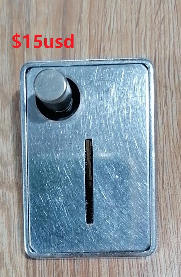 unknown original arcade game coin entry,